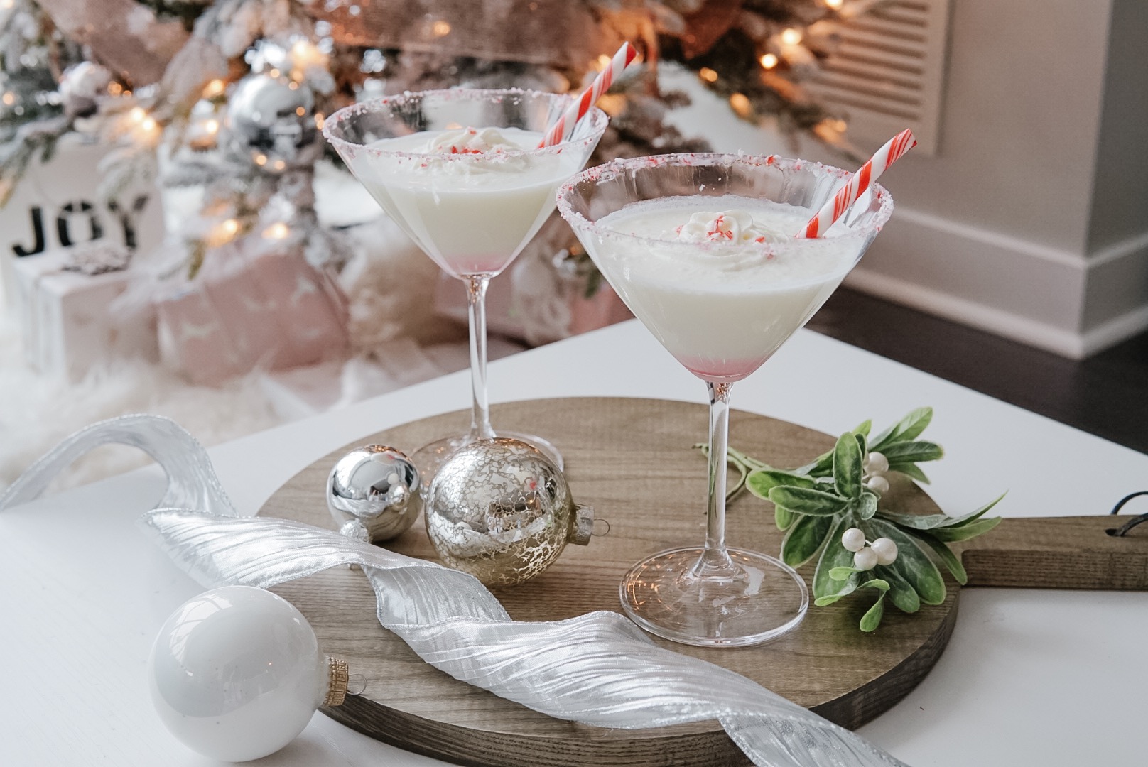 WHITE PEPPERMINT CHRISTMAS MARTINI – All Style Life